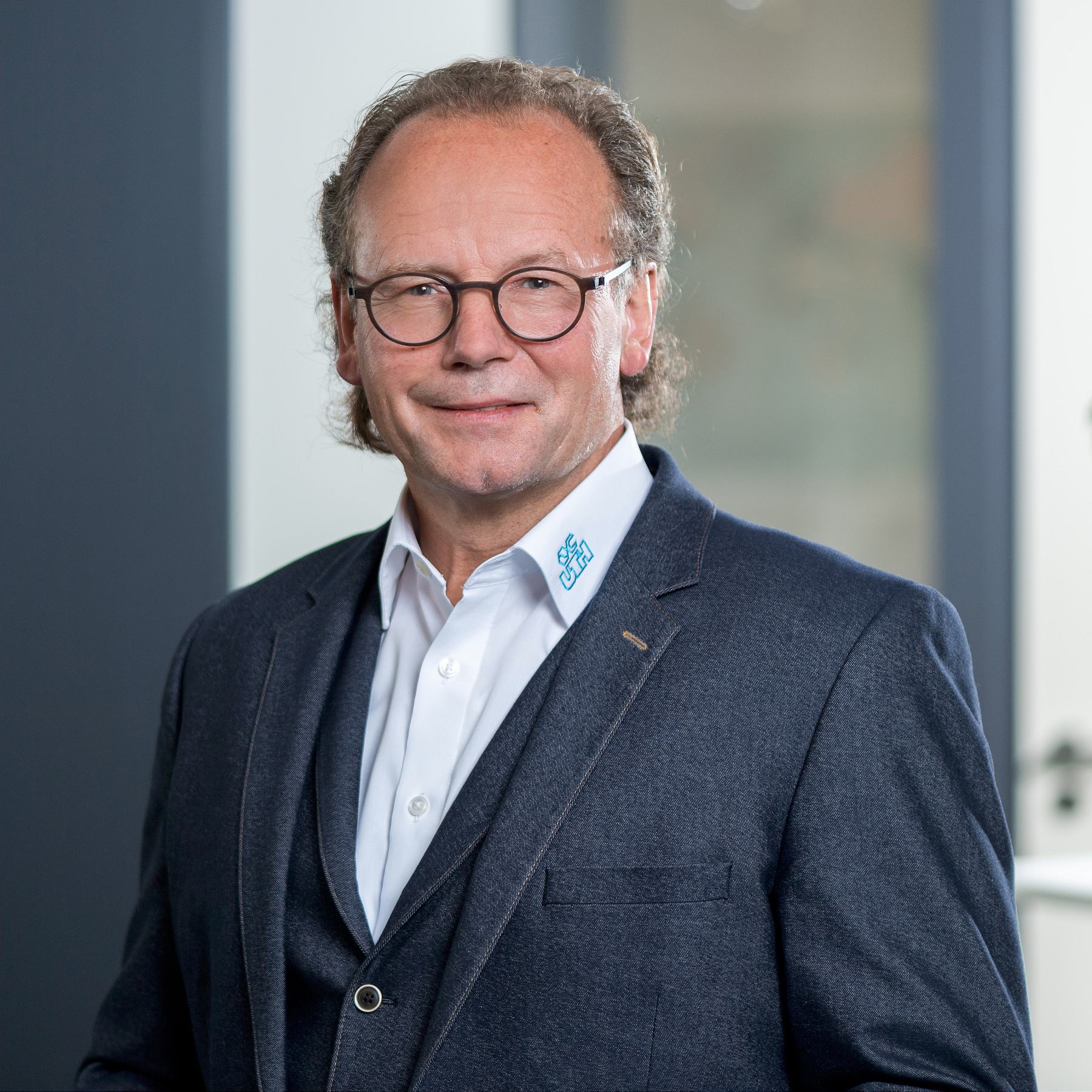 Contact Person - UTH GmbH – Die kautschukfreundliche Lösung